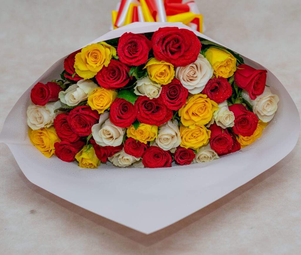 Mixed Roses Flower Bouquet - Pablo Gift Shop